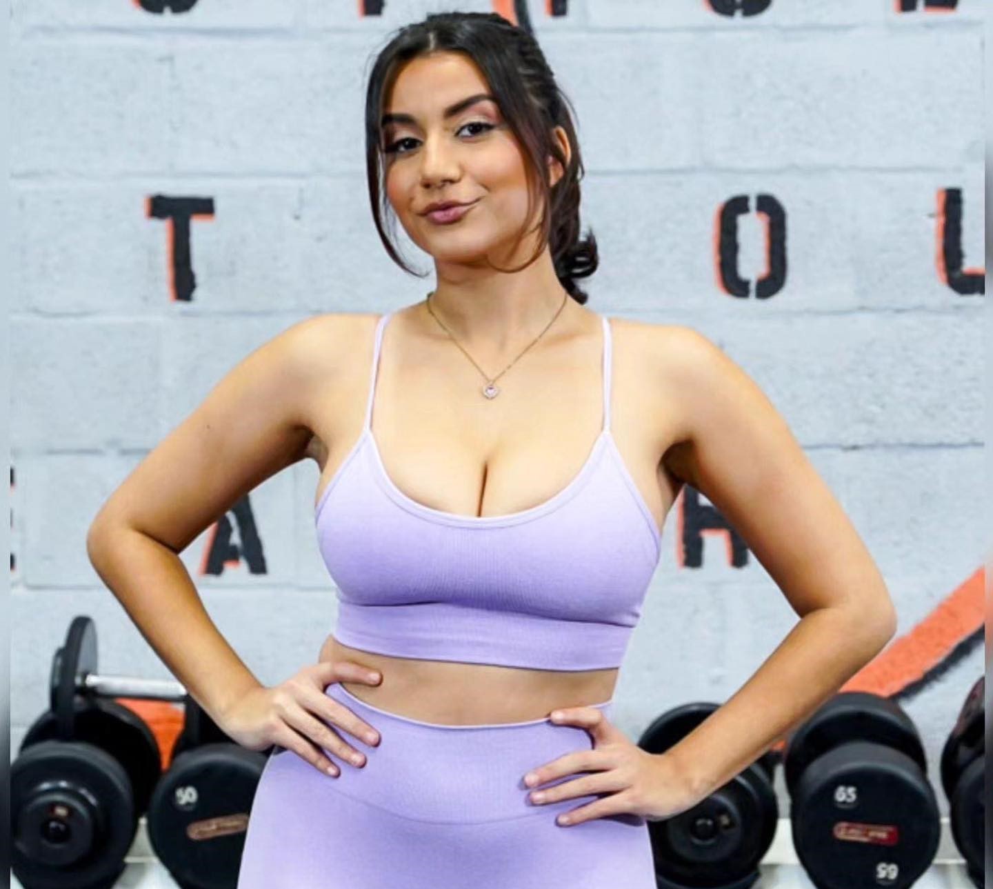 Discover Roxie Sinner Bio/Wiki 2024 & Career Achievements