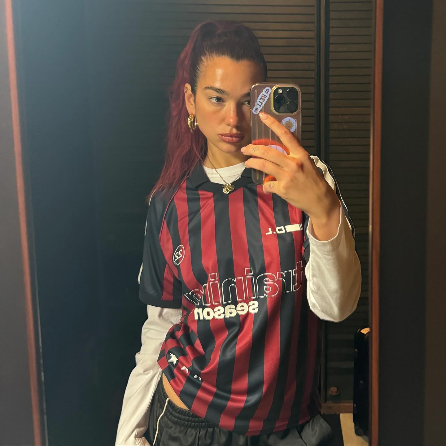 Discover Dua Lipa: Singer and Style Icon - Facts People